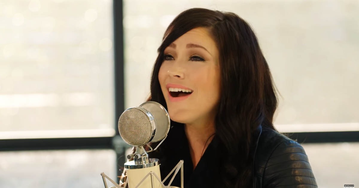 Kari Jobe Sings 'The Cause Of Christ' And It's Simply Beautiful! | FaithPot