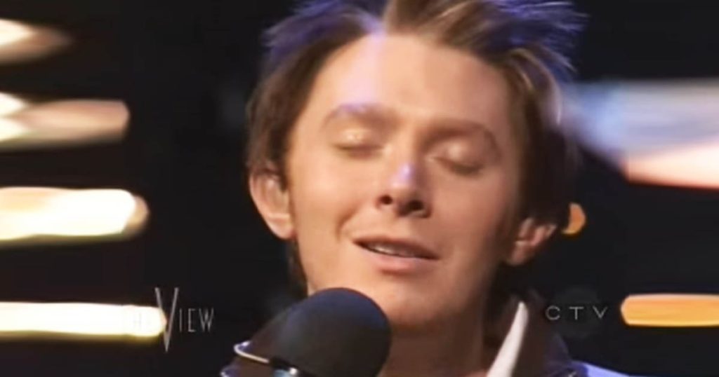 Amy Rasmussen Sings Original Song 'Empty Me'