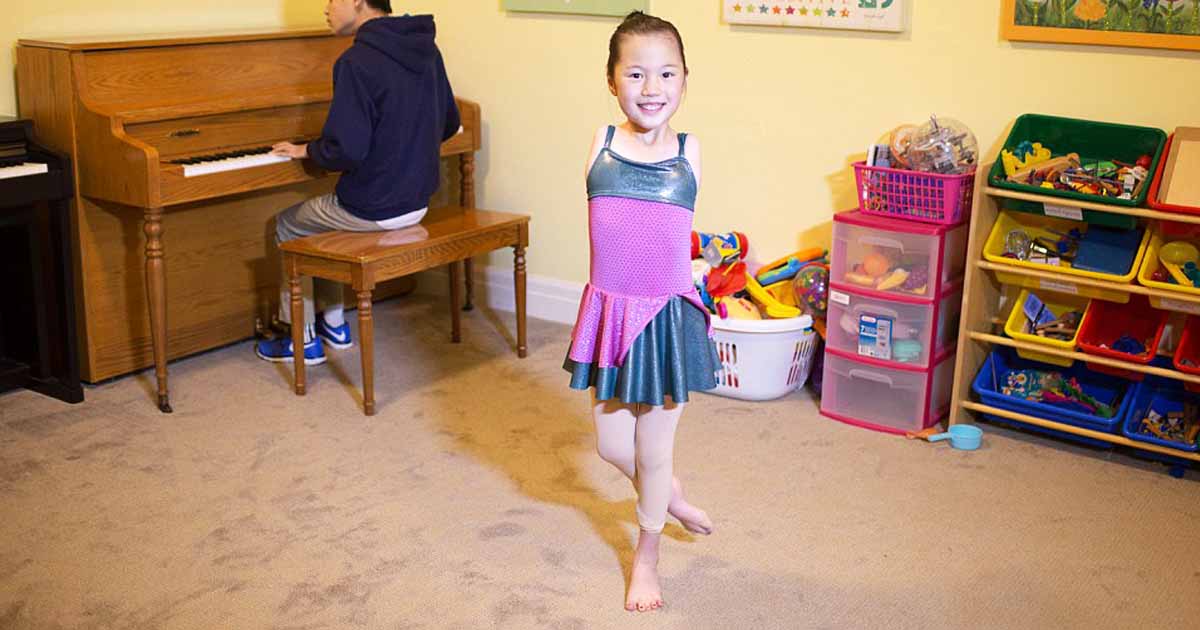 This 7-Year-Old Girl With No Arms Will Inspire You So Much | FaithPot