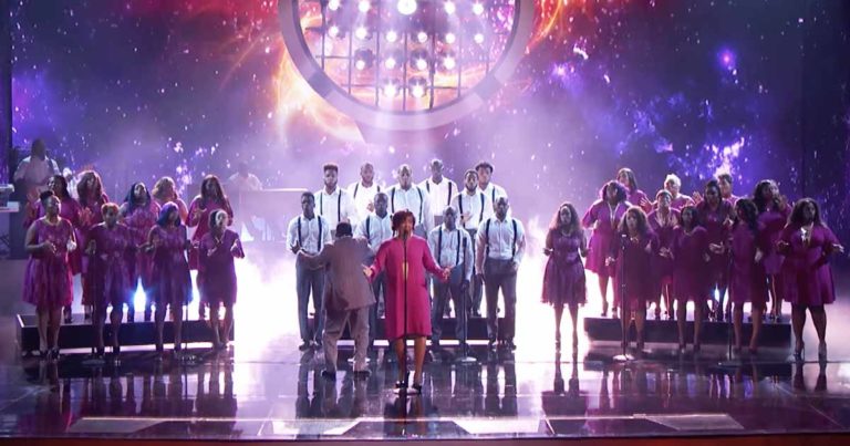 Sarah Reeves Sings 'Good Good Father', It's Absolutely Amazing! | FaithPot