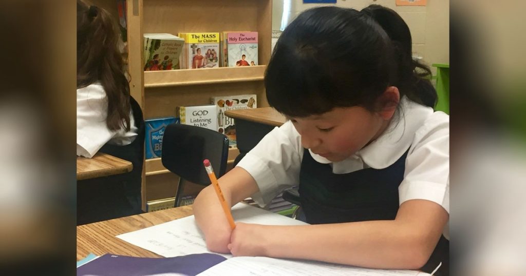 Sara Hinesley Born Without Hands Wins National Handwriting Competition