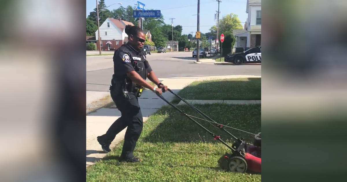 Pennsylvania Police Officer Mows Lawn For Disabled Elderly Woman | FaithPot