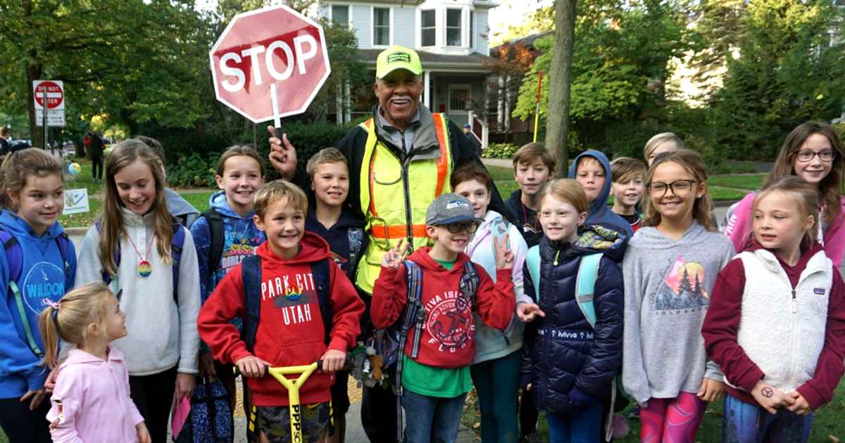 Community Gives Beloved Crossing Guard A Heartwarming Surprise On His ...