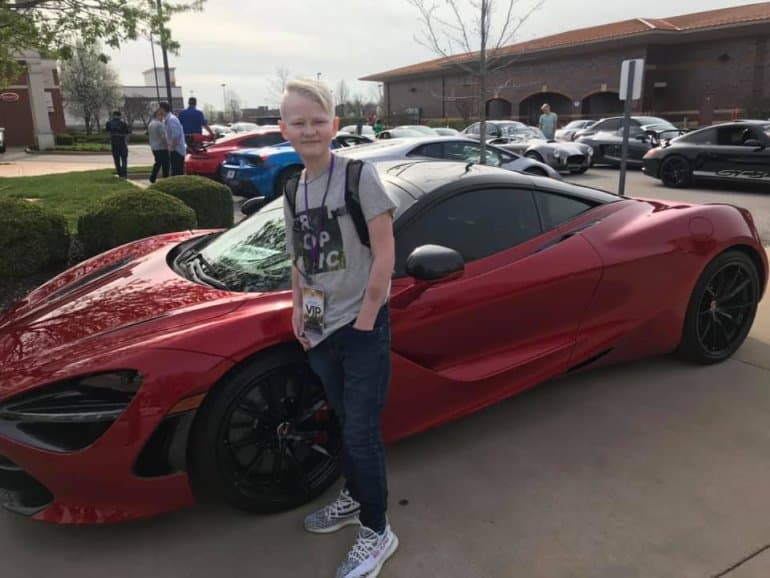 Thousands Rallies To Fulfill Teen's Dying Wish Of A Sports Car Funeral ...