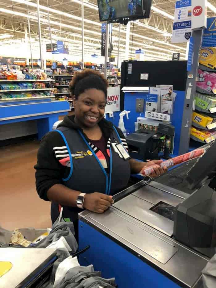 'Be Kind To Others': Walmart Cashier Pays It Forward With Amazing Act ...
