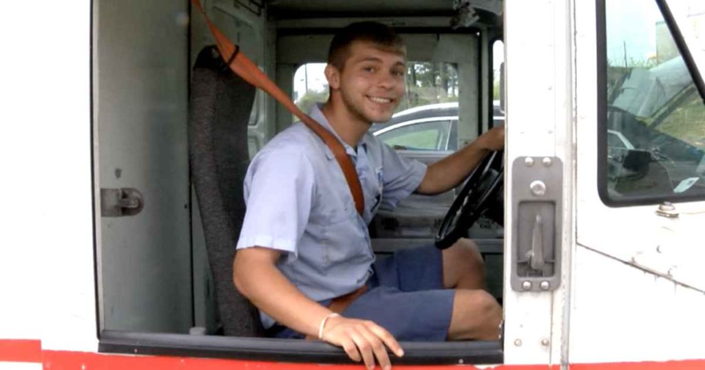 Ohio Mailman Delivers Essentials To Elderly People On His Route | FaithPot