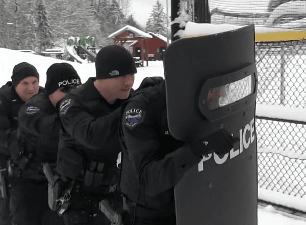 Police Join Epic Snowball Fight After Responding To Call Of “Suspicious ...
