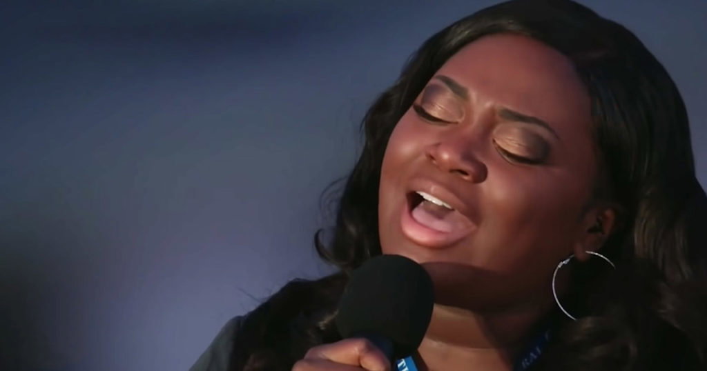 Nurse Sings 'Amazing Grace' At COVID-19 Memorial | FaithPot