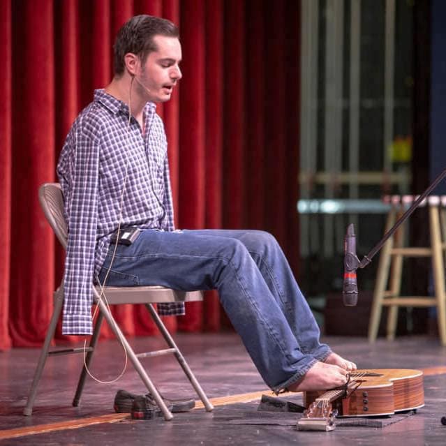 Man Born Without Arms Plays Beautiful Worship Music Using His Feet ...