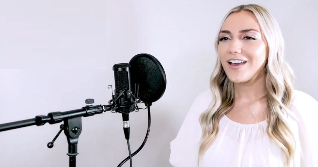 Sarah Reeves Sings 'Good Good Father', It's Absolutely Amazing! | FaithPot