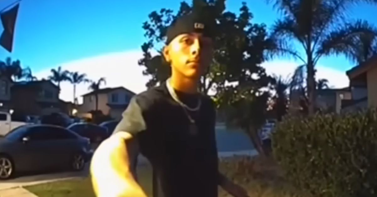 Doorbell Camera Captures Teenager Returning Lost Purse Full Of Cash To ...